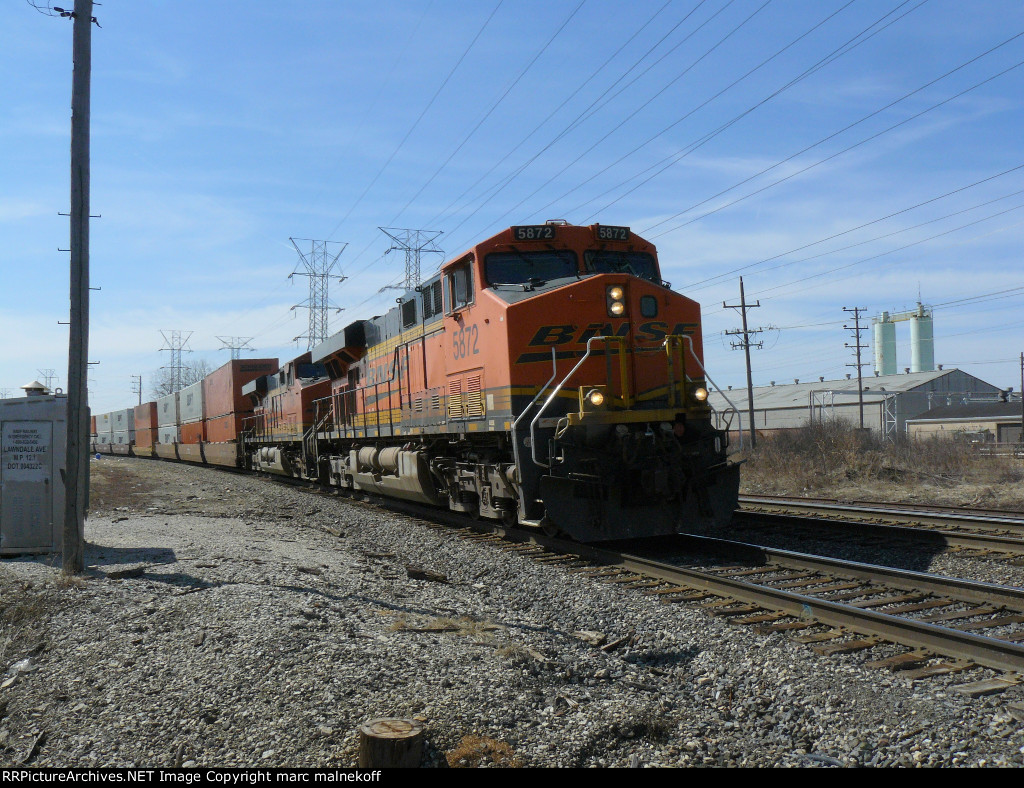 BNSF 5872